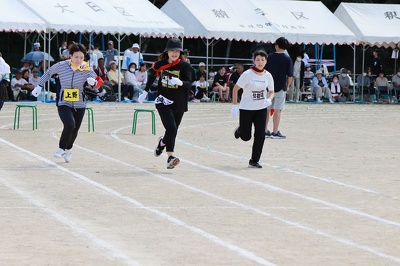 橘公民館 / R05年度（2023） / 20231001_橘町民体育大会 / 14_女子ケツ圧測定